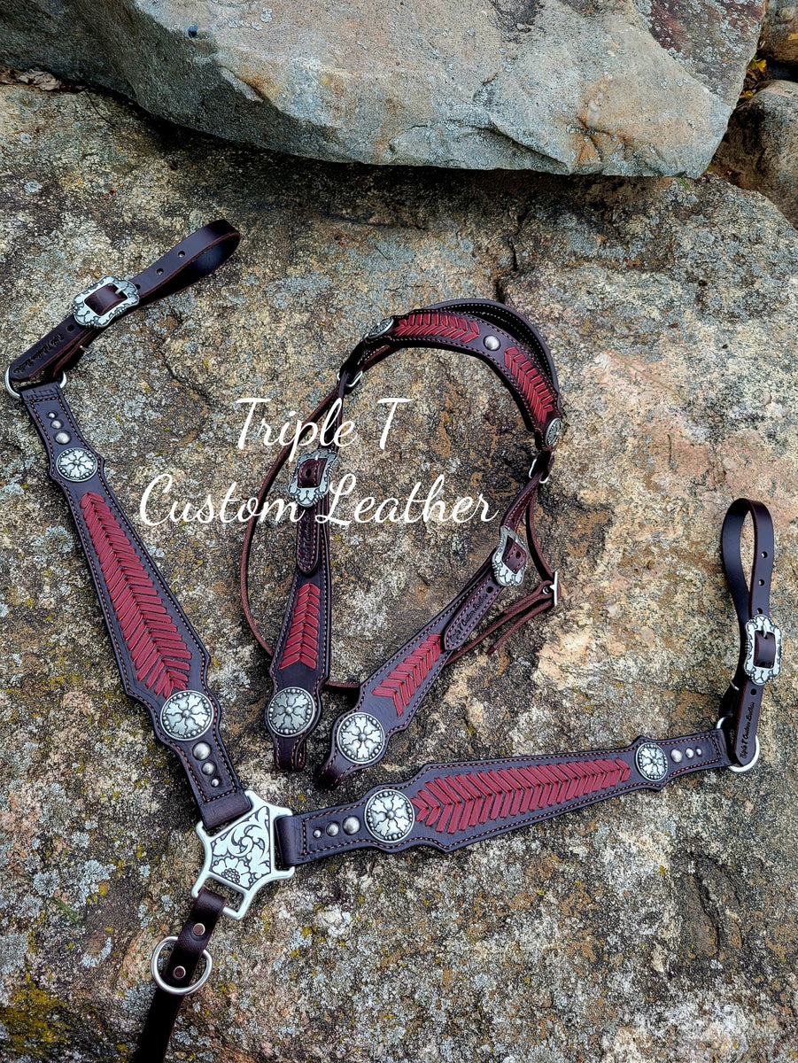 Maroon Arrowstitch Tack Set on Chocolate Leather – TTT-Custom-Leather-